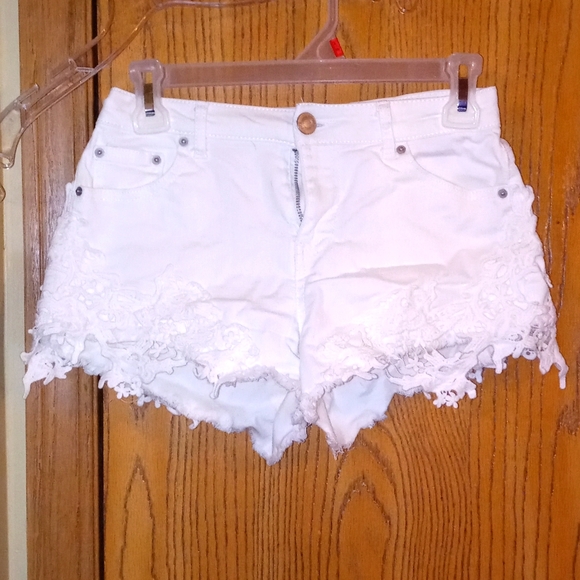 Rue21 | Bottoms | Pure White Rue 2 Jean W Thick Laced Bottom Short ...